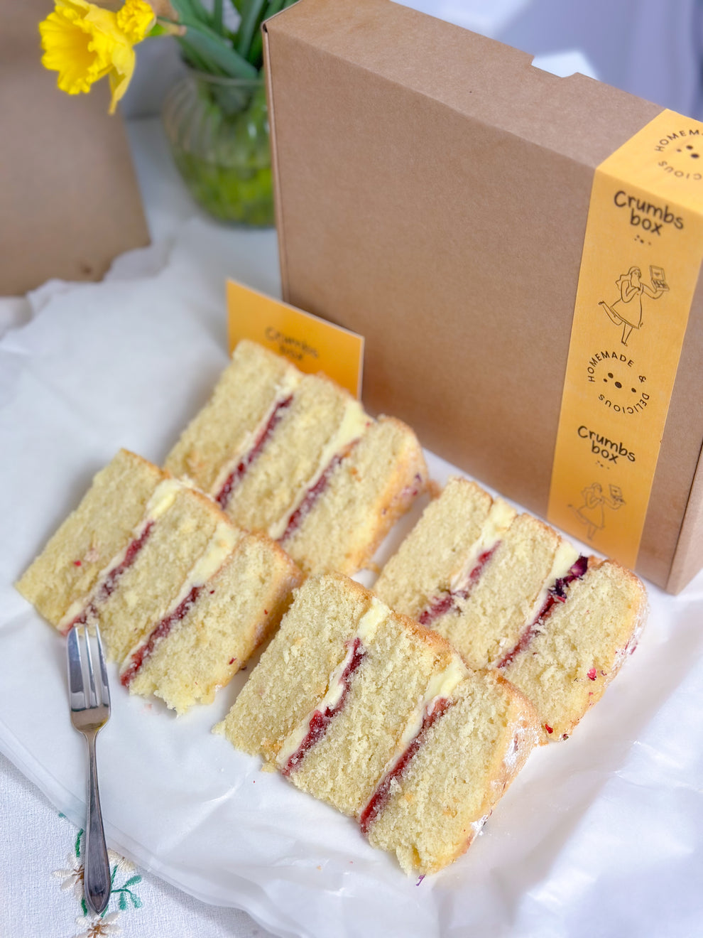 Victoria Sponge Cake in a Box – Crumbs Box